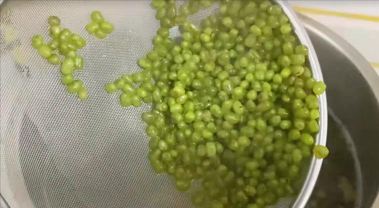 Just add water to boil mung bean paste is wrong, teach you the correct ...