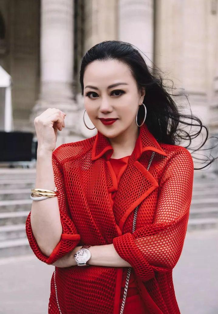 The celebrity Zhang Xiaohui changed the style of a lady, dressed as a ...
