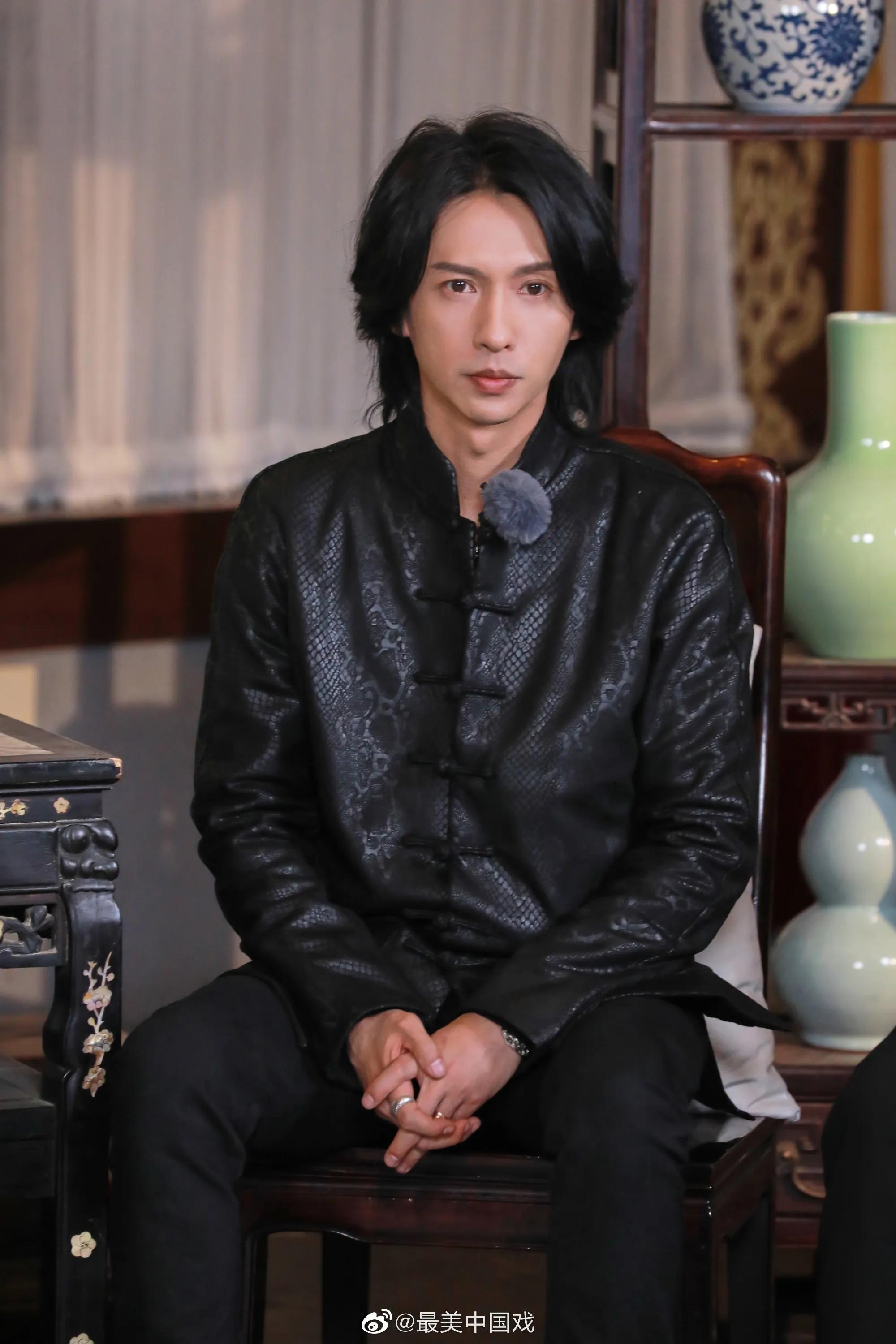 Zhang Qi plays Zhuge Liang and sings Peking Opera, and has been "dual ...