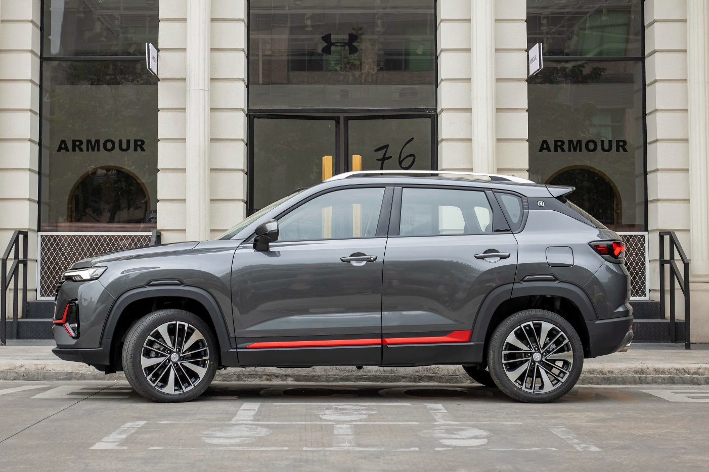 The appearance is greatly changed / equipped with dual screens! Is the ...