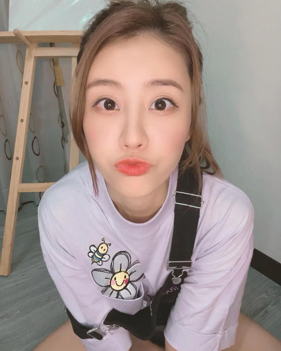 Beautiful actress Lin Zhenyi, Qing Luo Xiaofan Bai Lanhua, slender ...