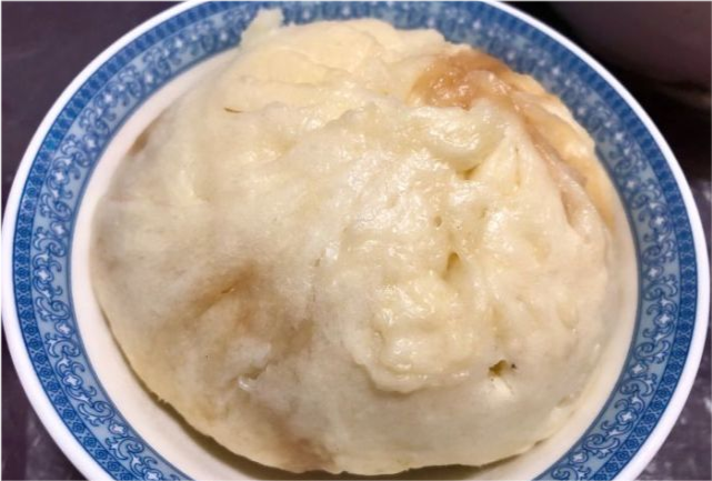 The humble Baozi shop in Zhenjiang. Fresh meat buns have been popular ...