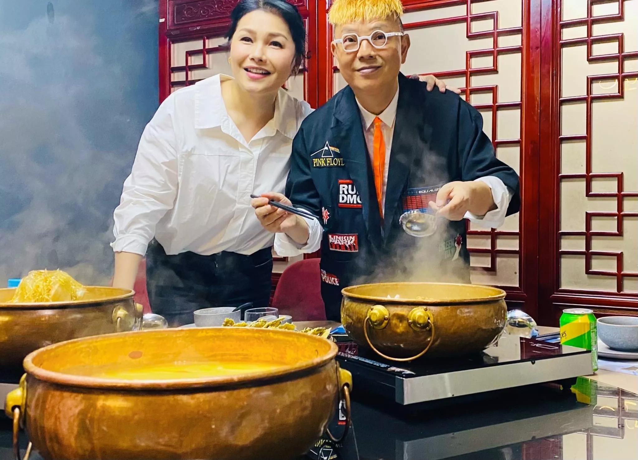 Singers Yan Shuming and Li Jianda won the best choral song award - iNEWS