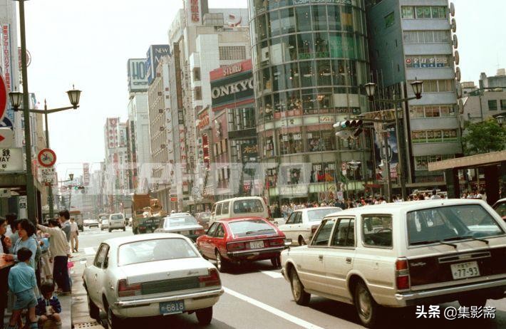 Tokyo, Japan, 1980 - iNEWS