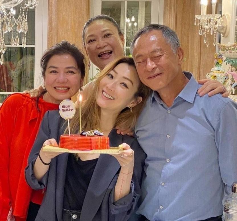 Sammi Cheng celebrates Du Qifeng's birthday, and Zhong Chuhonghan's ...
