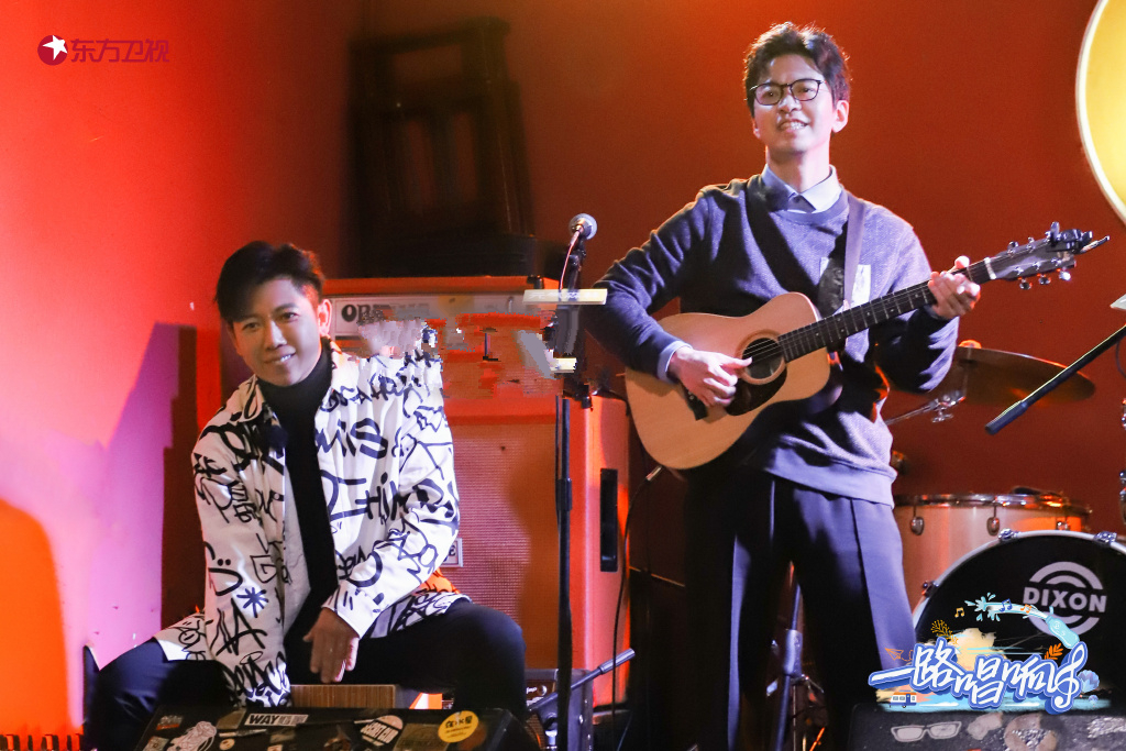 "Singing All the Way" premiered on Dragon TV, too slow variety show ...