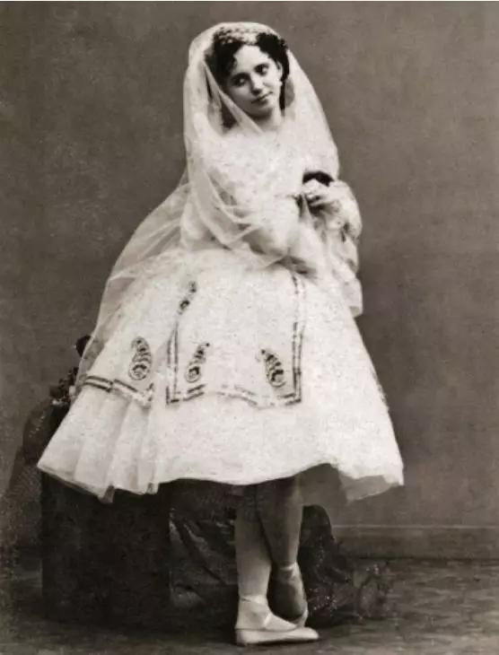 "The Art on the Toes, A Hundred Years of Ballet"-Romantic Ballet (1830 ...