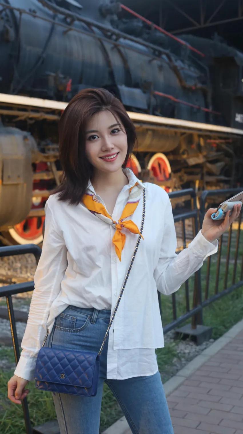 CCTV beauty host: Zheng Zike - iNEWS