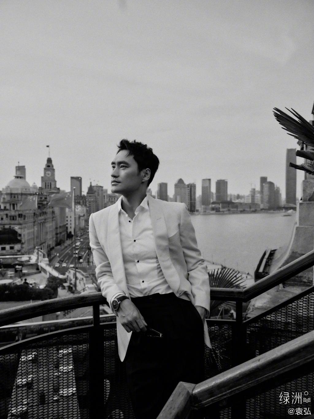 Yuan Hong was inspired by Hu Ge to return to the stage - iNEWS