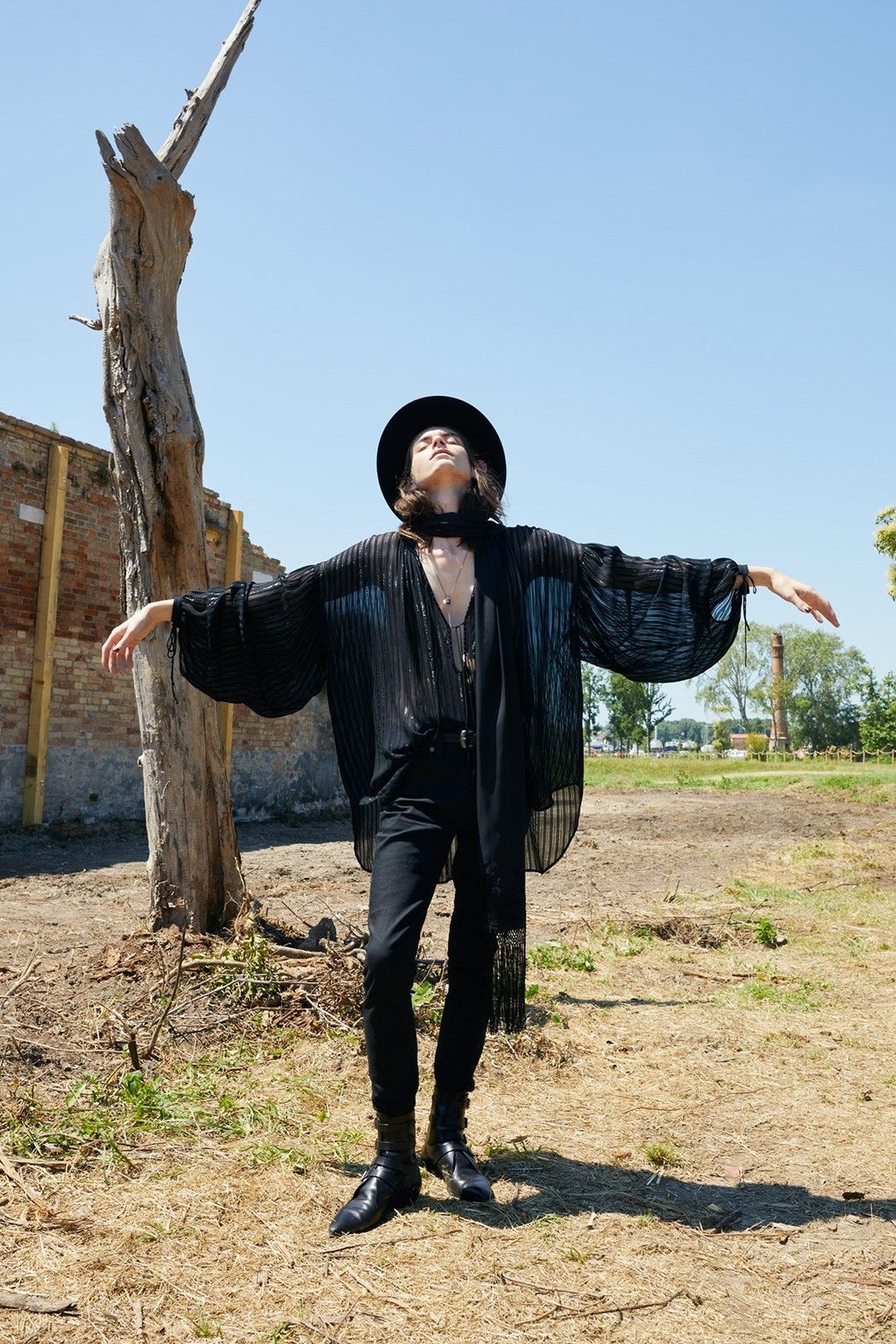 Why do you like to wear "sexy, subversive" clothes - iNEWS