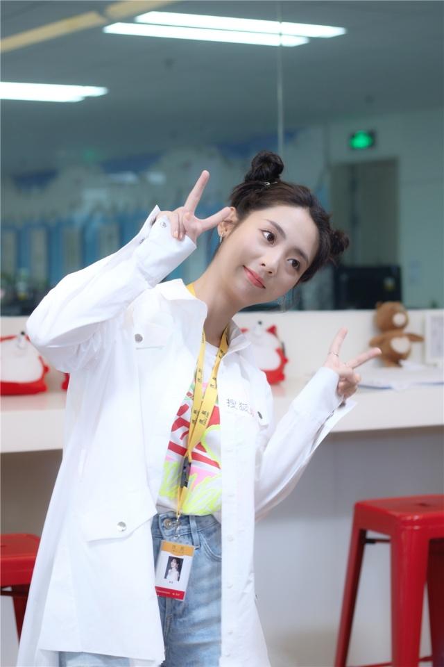 Xing Fei finally changed her hairstyle, and the cuteness of the double ...