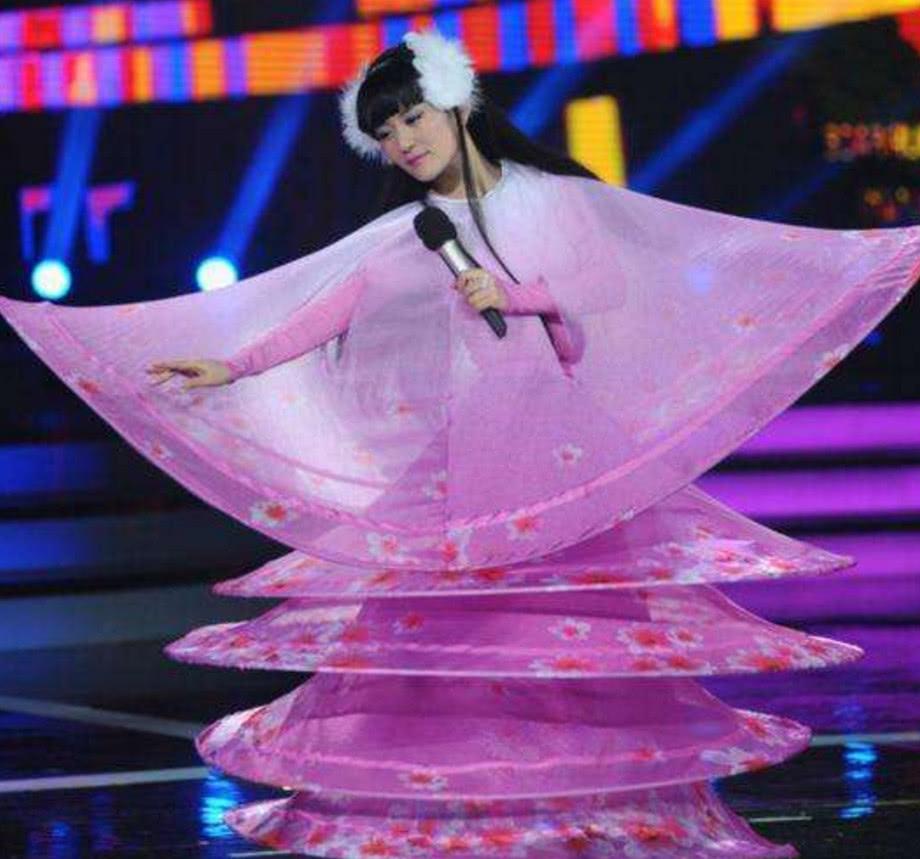 22-year-old Xiao Caiqi has nothing to film. Leaving Yang Liping, is she ...