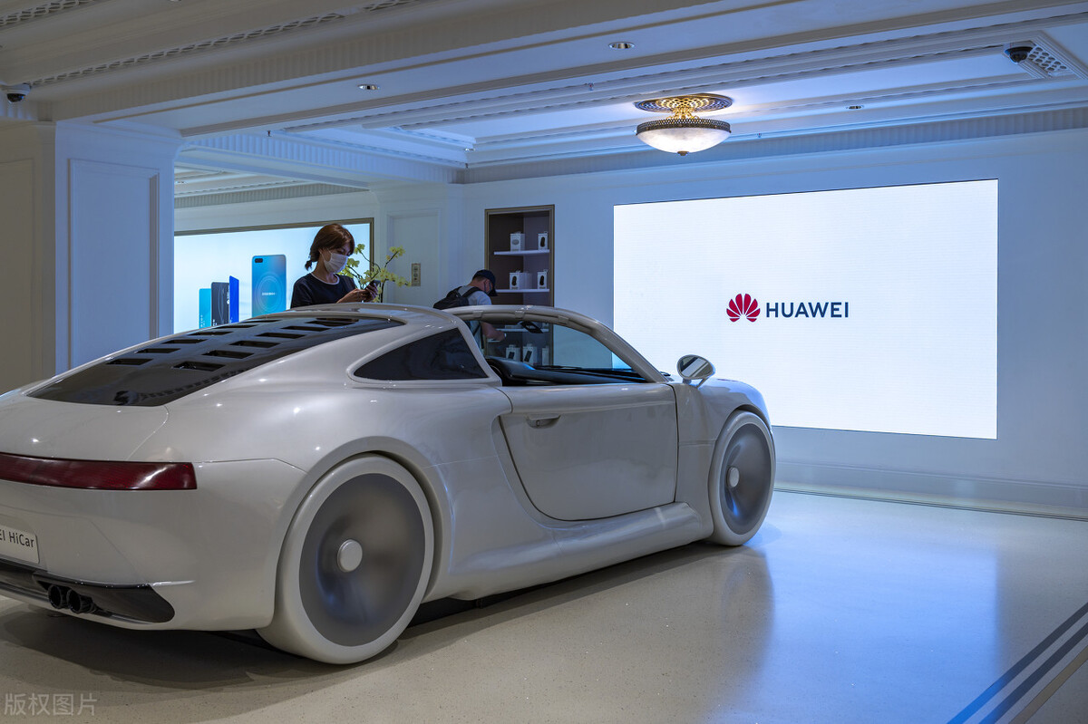 Tech giants get together to build cars, who are you more optimistic ...