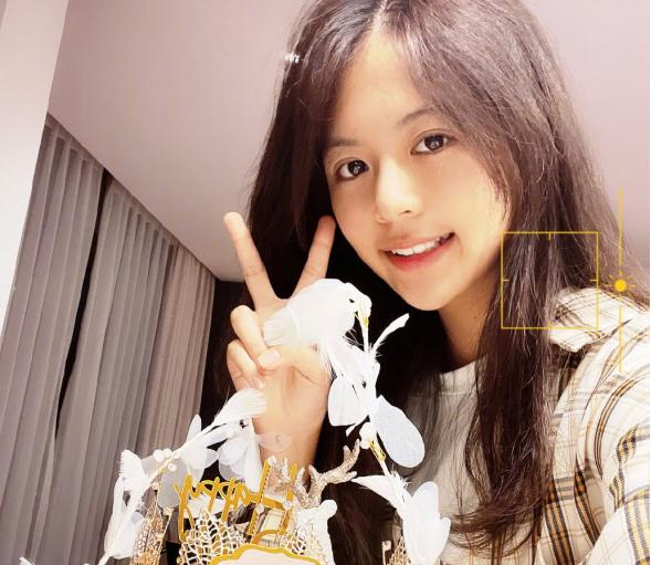 Weng Hong celebrates the birthday of her 14-year-old daughter. His big ...