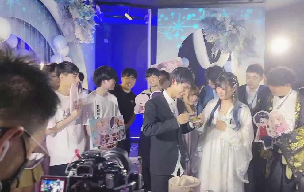 Menglei's proposal was successful!Five-year long-distance love race ...