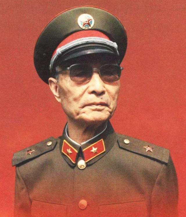 At the Lushan Conference in 1959, he was the founding general who dared ...