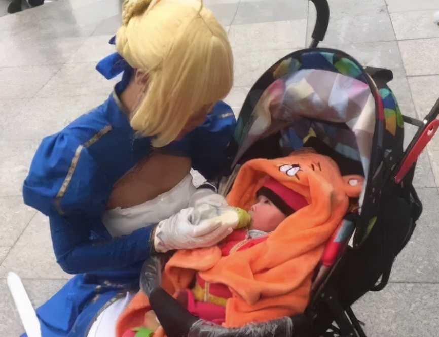 父母是動漫愛好者有多幸福？不干涉喜歡動漫，還能從小玩cos - PEEKME