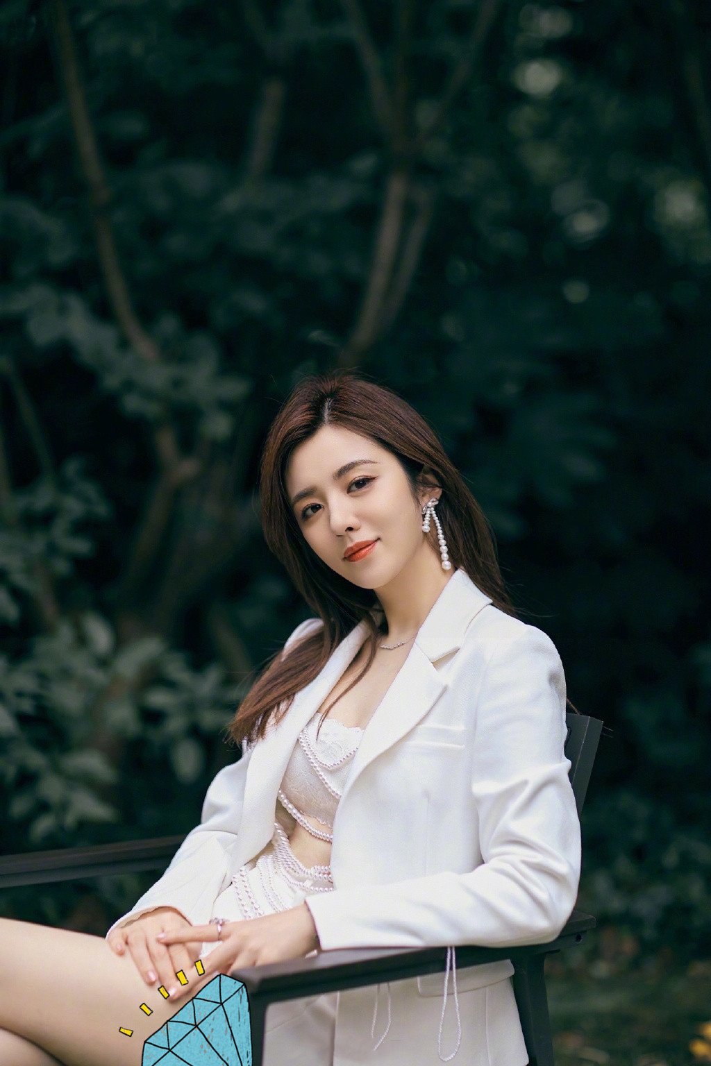 Wang Xiaochen's figure is too amazing, wearing a suit boldly with a ...