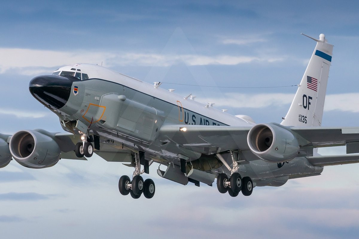 RC135 bottomless South China Sea reconnaissance, the PLA jammers and electric reconnaissance ...