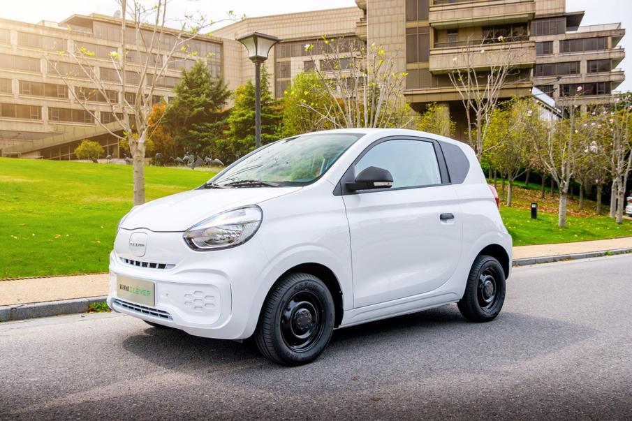 Which of Wuling Hongguang's MINIEV and Roewe CLEVER is more cost-effective?(three) - iNEWS