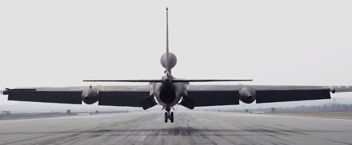 What can the U2 camera at an altitude of 21,000 meters capture? The ...