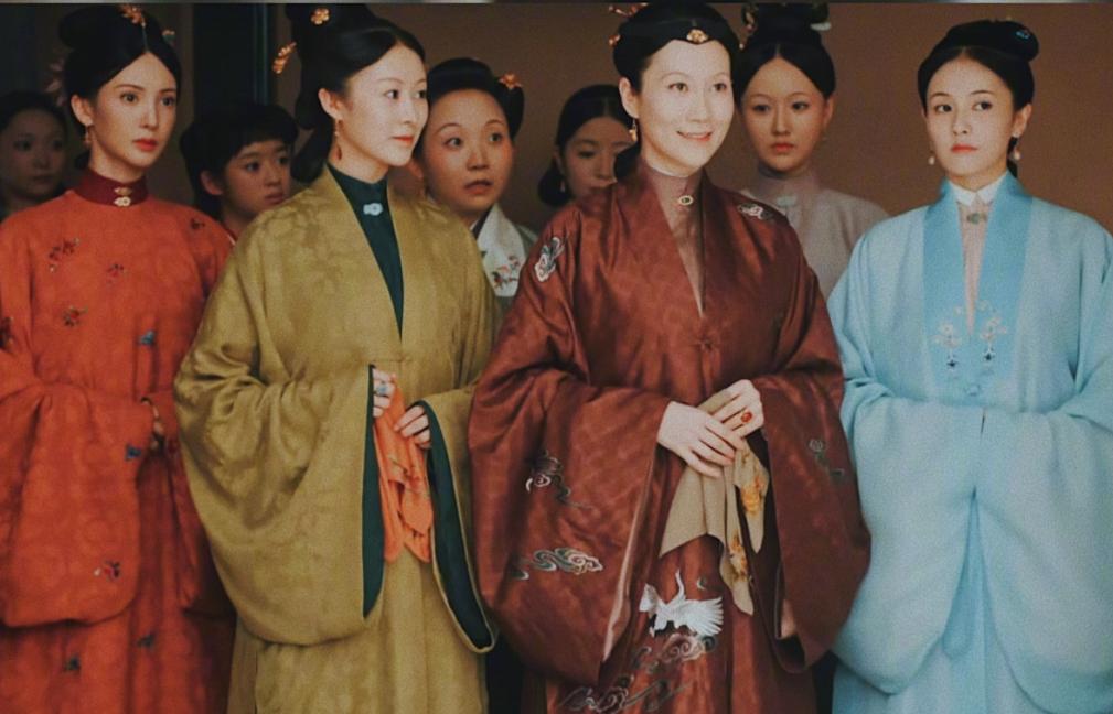 42-year-old Wen Zhengrong showed his face in "Yulouchun" and mothered ...