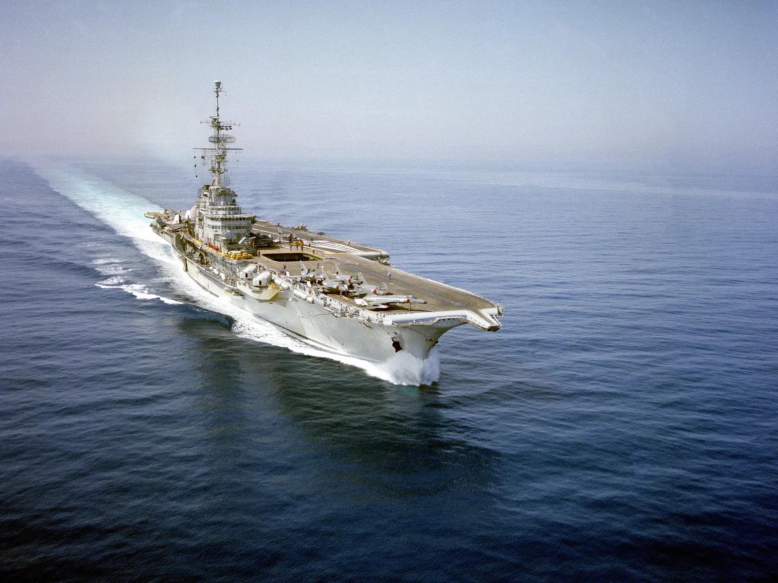 "Clemenceau" class / "Sao Paulo" aircraft carrier Atlas (90 pictures ...