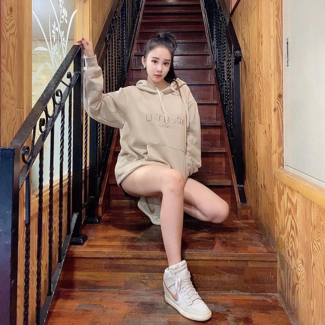 Korean beauty racing model Kang habin, fluttering like the wind returns ...