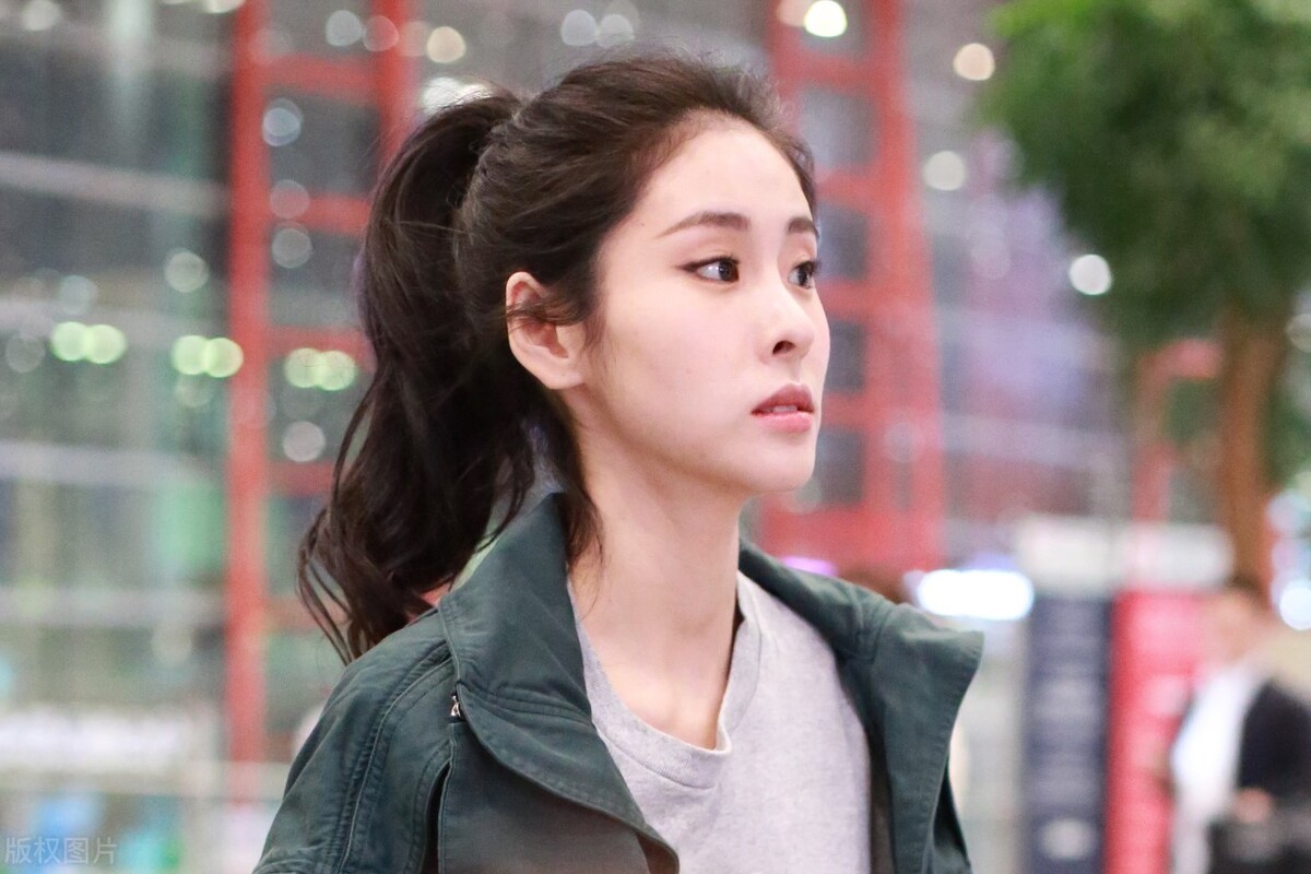 Zhang Bichen asks Hua Chenyu for living expenses. One sentence reveals too many details. What is ...