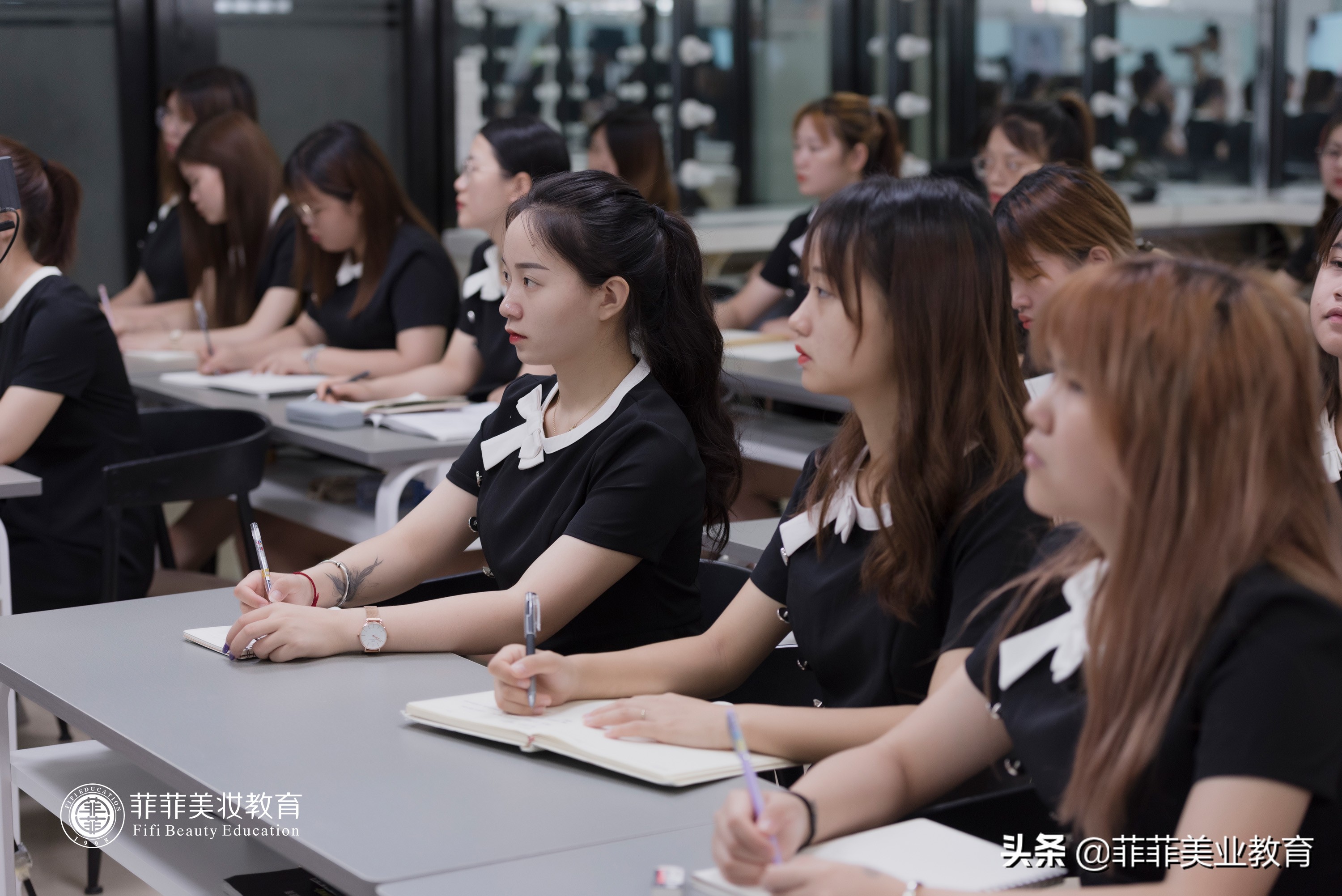 Is it necessary to make up at university?Do college students make up ...