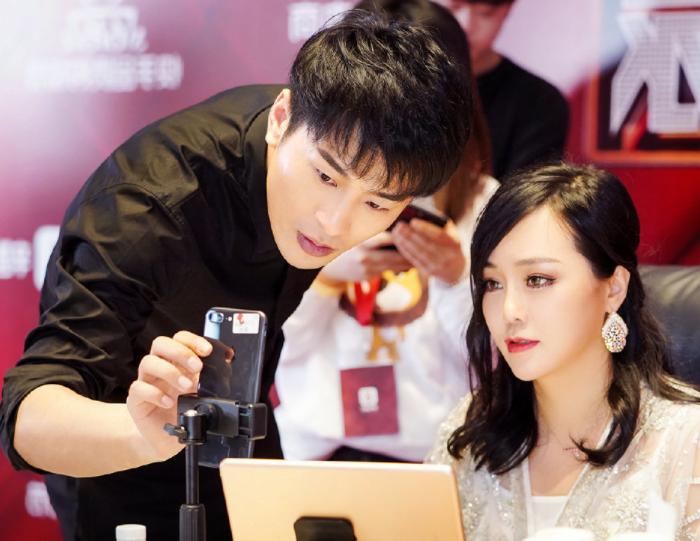 Simba appeared in the same outfit as an athlete, and was accused of ...