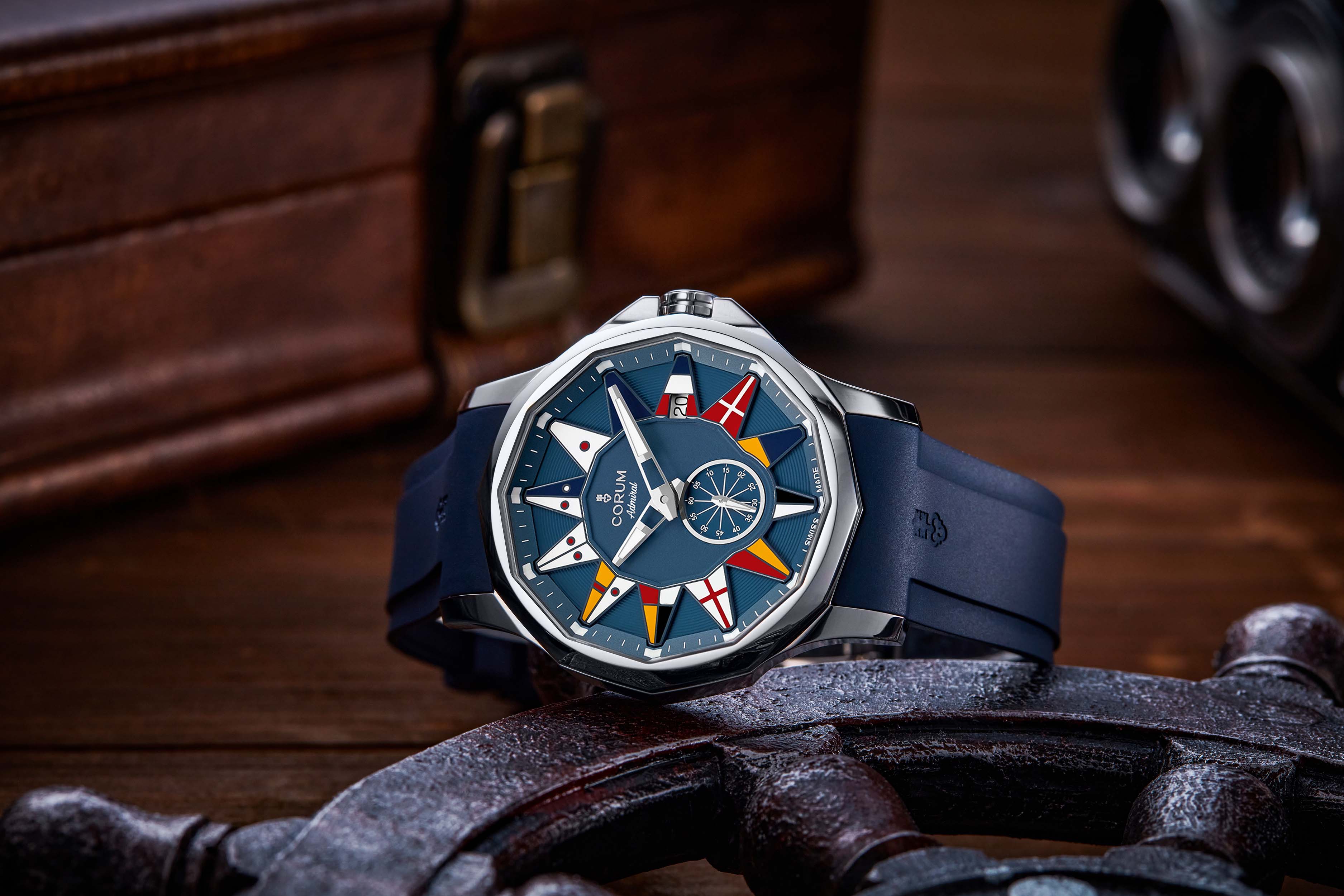 The design is inspired by the maritime flag, the admiral of CORUM ...