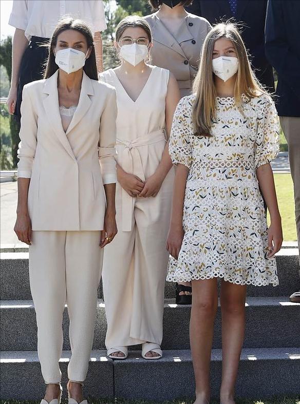 The little Spanish princess has soared. At the age of 14, she is taller ...