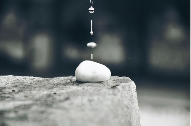 The torture in ancient punishments constantly dripped water to ...