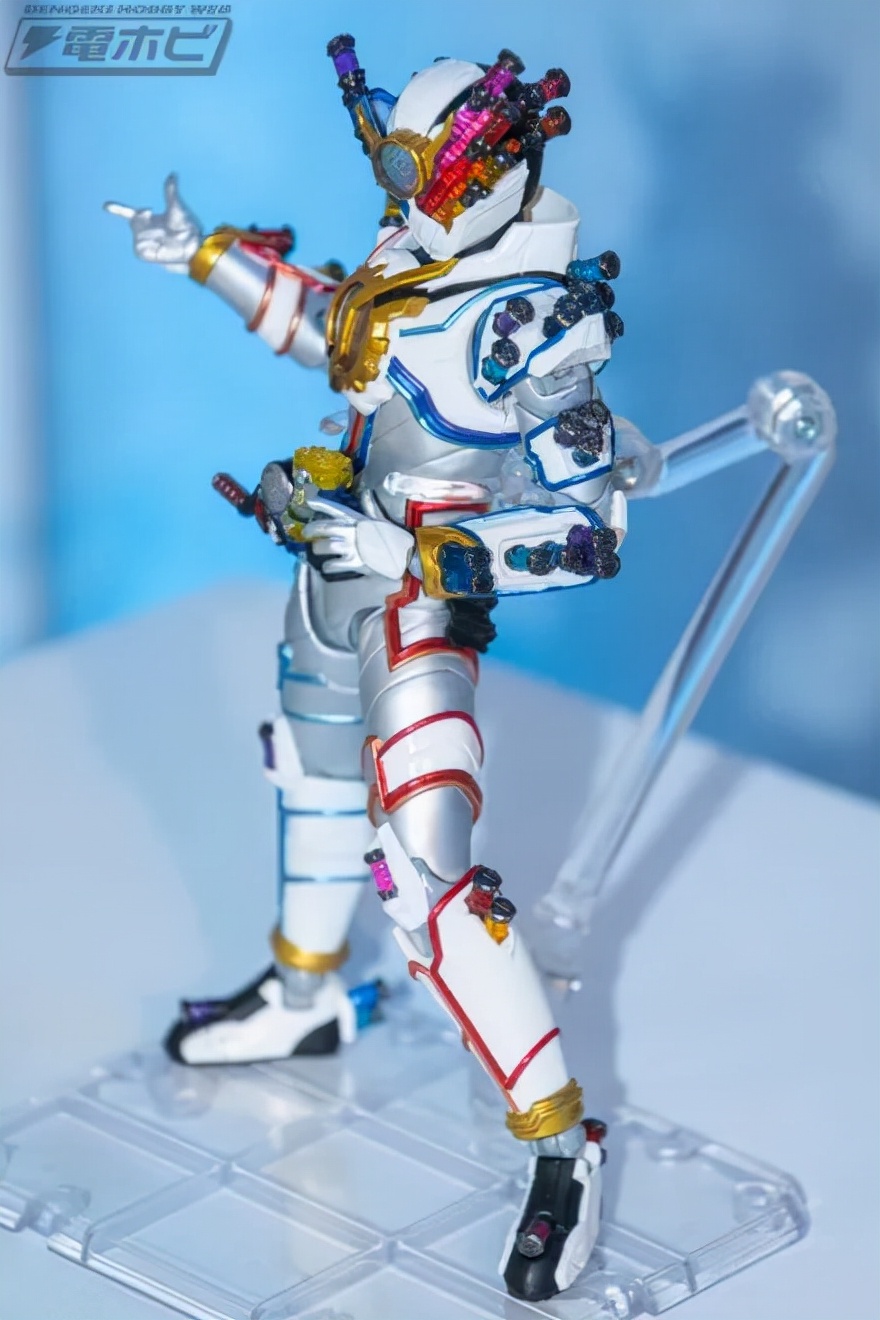 Kamen Rider Build genius form and 02 Izzy version of SHF physical map ...