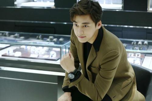 Seeing him rising from a tall building, seeing his building collapse ...