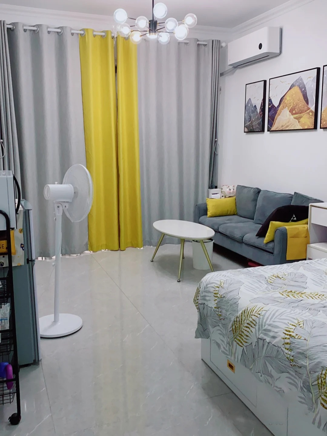 Her home is only 37 square meters, the living room and bedroom are ...