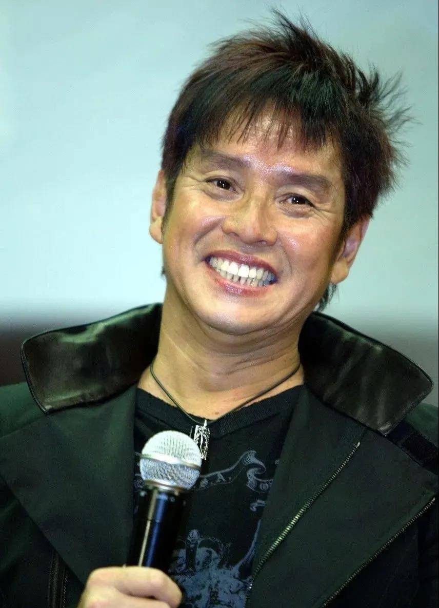 A star in the entertainment industry who refused to accept the award ...