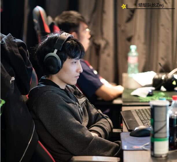 Dota2: Zhou talks about professional players: Ame has made great progress, Poyoyo has a bright ...