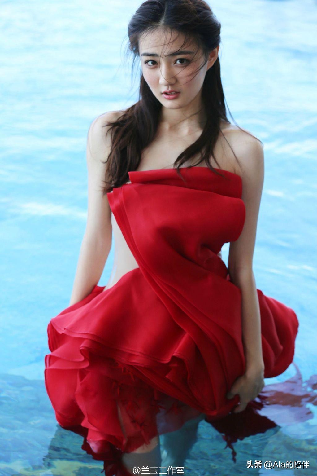 Xu Lu's figure, appearance, clothing, everything is a must-see - iNEWS