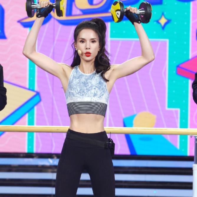 54-year-old Li Ruoxun is thin into bamboo bamboo people! Both legs are ...