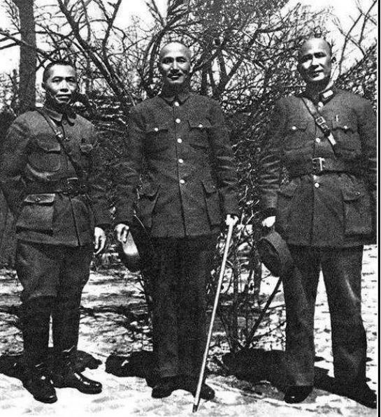 The Destruction of the Gui Family: Bai Chongxi rented a boat to take up ...