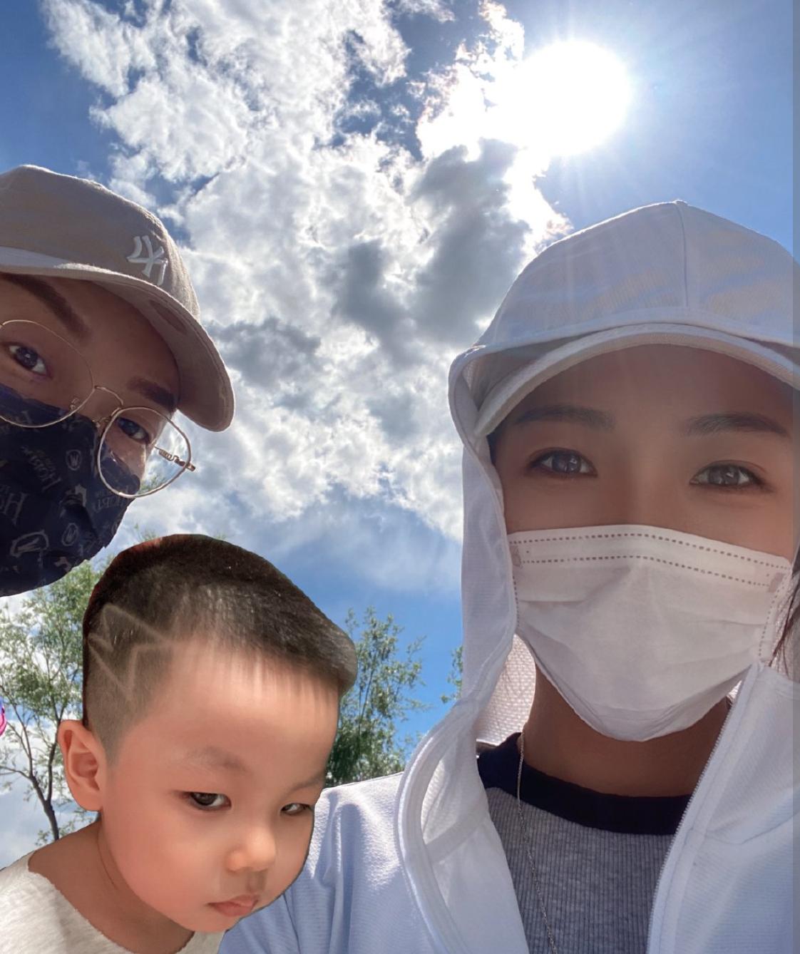 Biscuits, Cao Heyang's son is in the same frame, has countless cute and cute fans, netizens ...