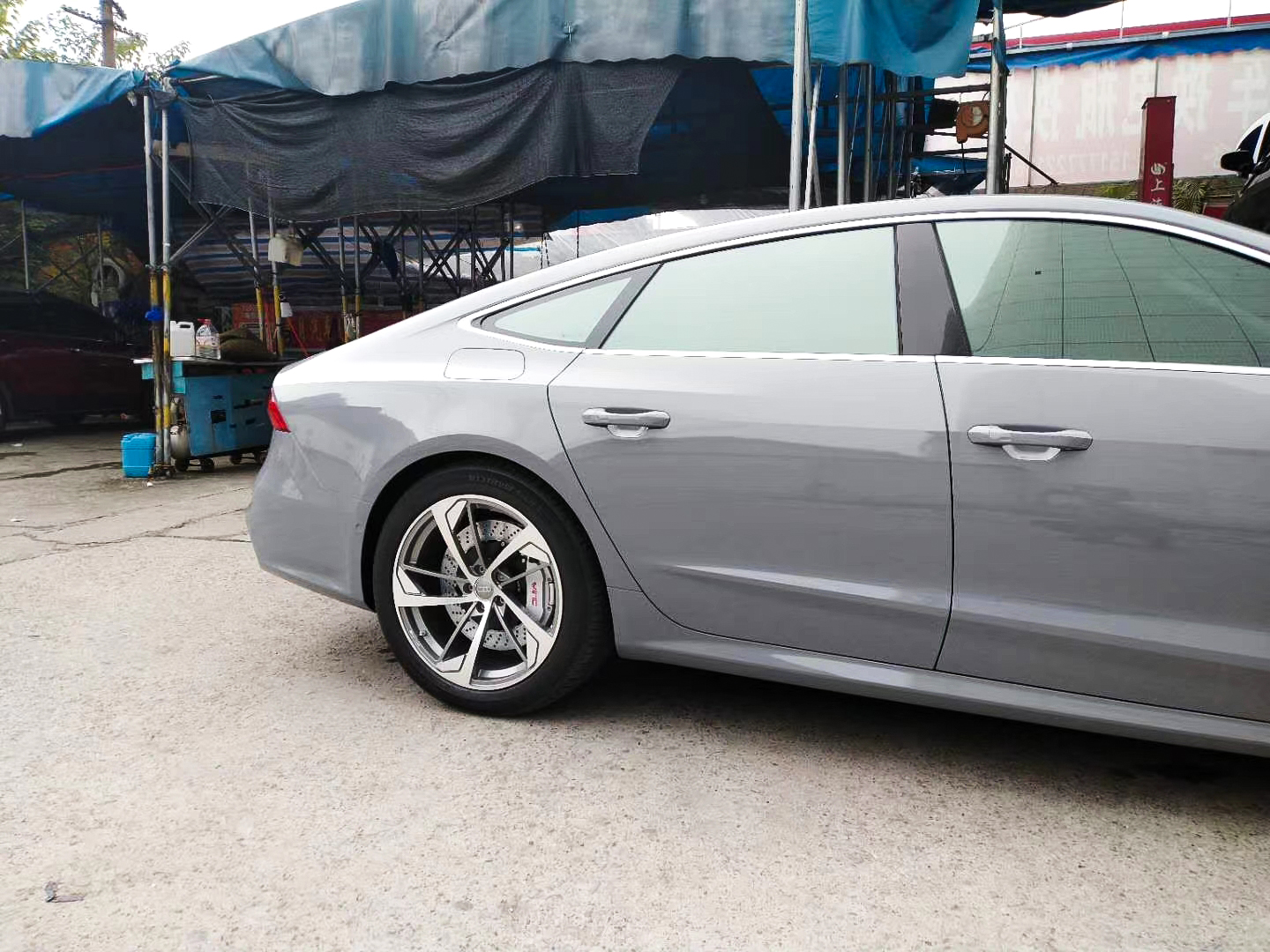 Audi A7 brake modification, VINIC electromechanical integrated calipers ...