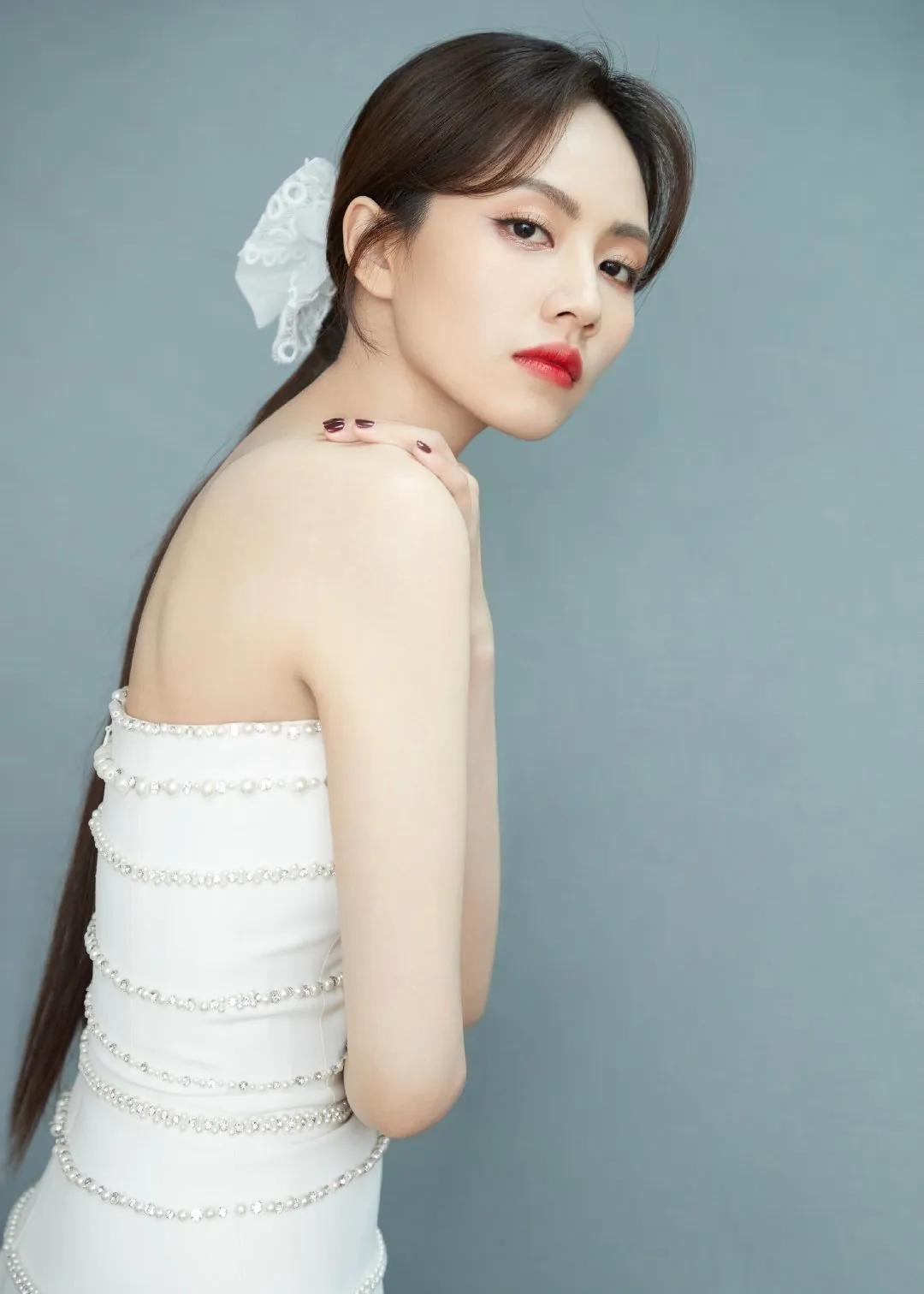 Liu Xijun, beautiful people, sweet songs, pure and invincible, sing ...