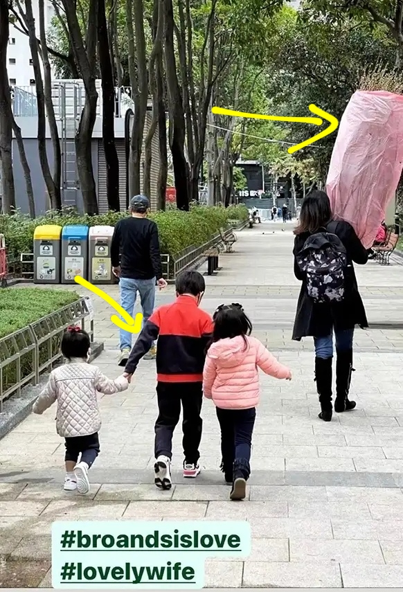 It is rare for Huo Qigang to show a frontal photo of her youngest ...