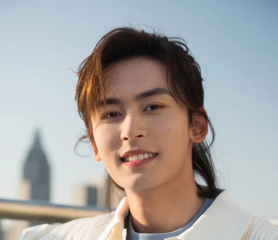 Zhang Zhehan was exposed to propose to Wang Peiwen?Hua Chenyu and Wu Yifan collapsed houses one ...