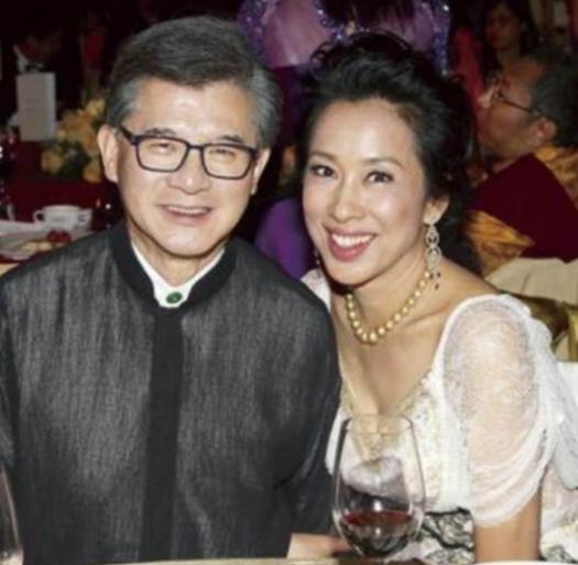 Zhu Lingling's 63-year-old birthday photo, a pure color dress with ...