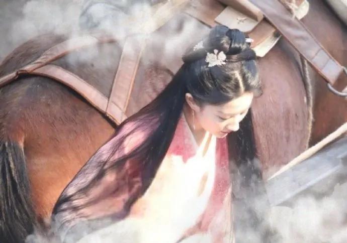 Liu Tianxian is back!Costume yyds!Yan Gou Chong Chong Chong Chong - iNEWS