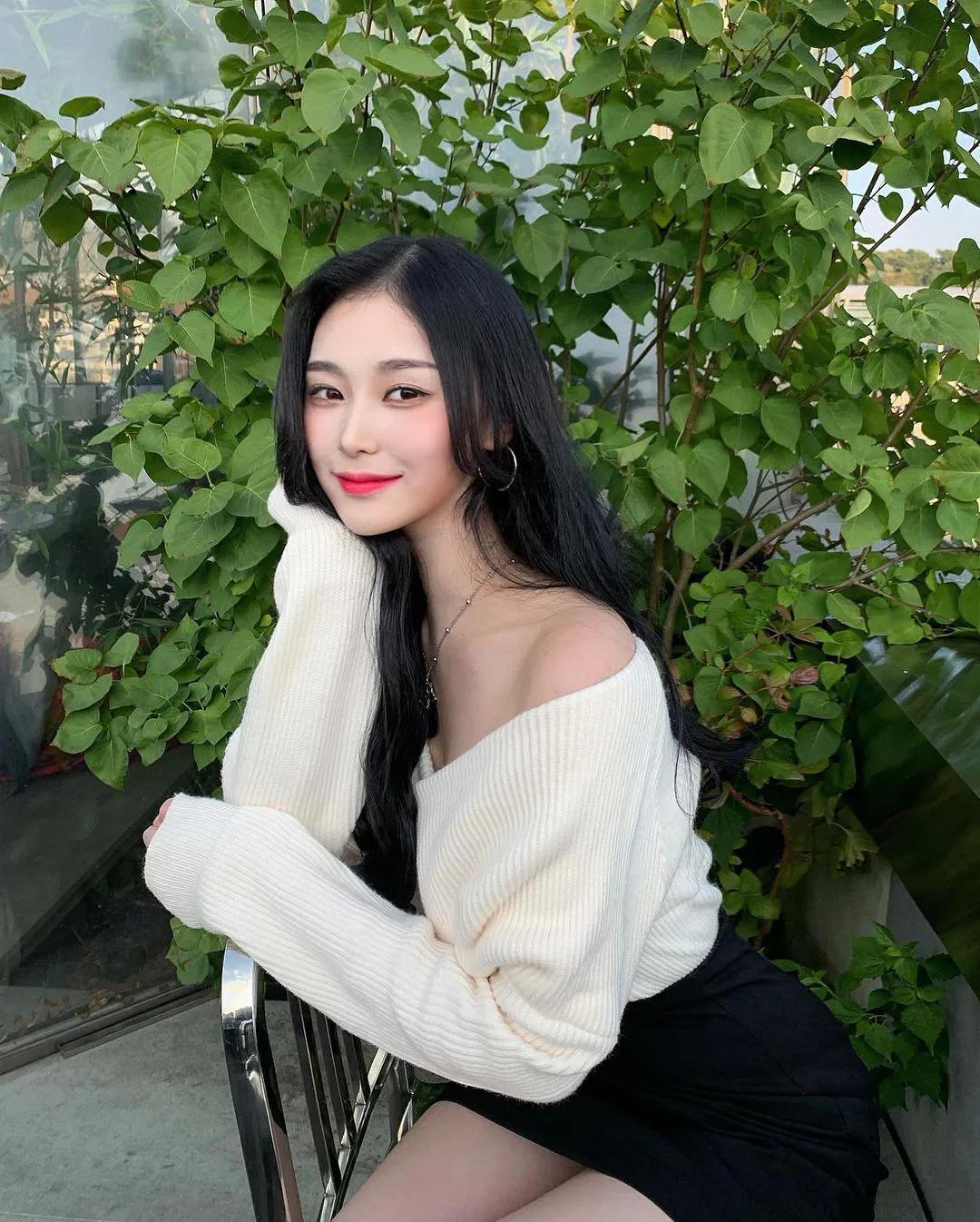 South Korean model Jiwon, Gu Pan is radiant and sultry - iMedia